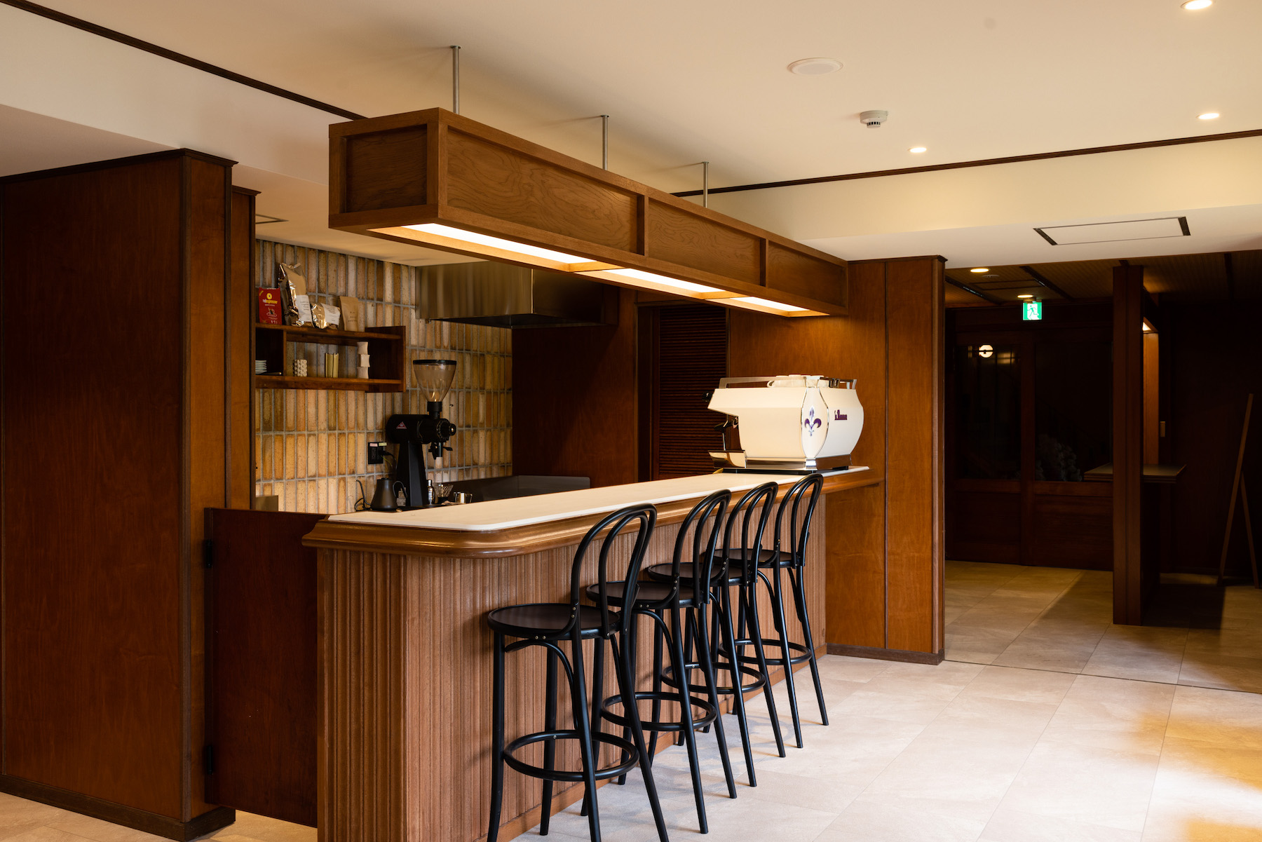 MANZATEI LOUNGE｜HOUSETRAD